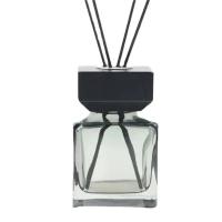China Square Glass Reed Diffuser Bottle 100ml Aromatherapy Essential Oil Container for sale