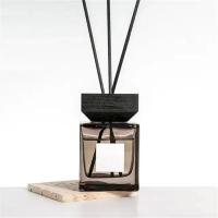China Luxury Decorative Flameless Glass Reed Diffuser Bottle 100ml Home Fragrance for sale