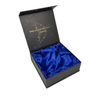 China Custom Black Magnetic Gift Box with Silk Interior & Gold Foil Printing - 500pcs MOQ, 10-Day Production for sale