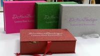 China Custom Pink Hair Bundle Packaging Box 290x210x70mm with Glitter Paper & Satin Lining for Wig Extensions for sale