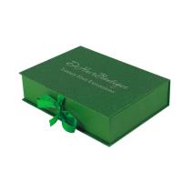 China 290x210x70mm Green Glitter Paper Hair Extension Box with Magnetic Closure & Satin Lining - 464g Custom Packaging for sale