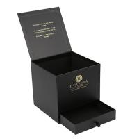 China Custom Black Flower & Chocolate Gift Box - Eco-Friendly Packaging with 500pcs MOQ and 10-Day Production for sale