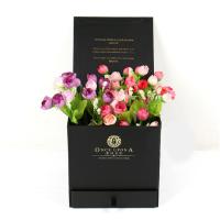 China Custom Black Flower & Chocolate Gift Box - Eco-Friendly Packaging with 500pcs MOQ and 10-Day Production for sale