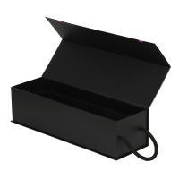 China Lightweight Hard Cardboard Magnetic Wine Gift Box Customized With Handle for sale