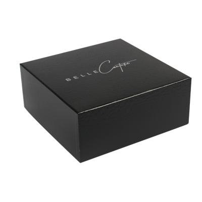 China Custom Luxury Clothing Packaging Boxes 500pcs MOQ with Eco-Friendly Materials and 10-Day Production for sale