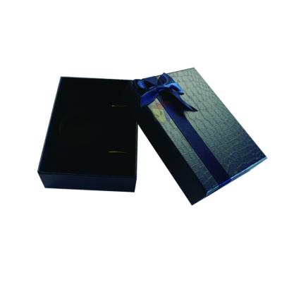 China Bowknot Custom Size Paper Hard Cardboard Gift Packaging Box With Lids And Foam Insert for sale