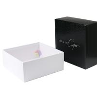 China Custom Rigid Cardboard Apparel Gift Box with Hot Foil Logo Alligator Paper Clothing Packaging for sale