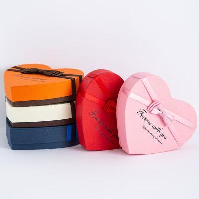 China Custom Logo Paper Cardboard Valentine Heart Chocolate Box Packaging with Divider 10x10x5cm for sale