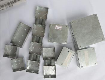 China 1.2mm Galvanized Steel Rectangular Electrical Box with IP55 Protection for Switches for sale