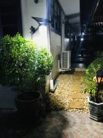 China LifePO4 Lithium Battery LED Solar Obstruction Light 5W for sale