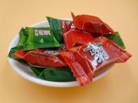 China Purple / Red / Pink Bubblegum Chewing Gum Candy Low Fat 4 G Box Packing for sale