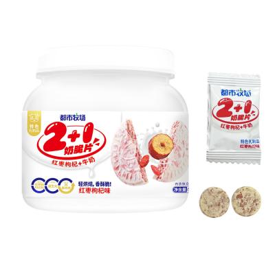 China DIY Fruit Flavor Chewy Milk Crisps Candy Made With Whole Milk Powder Delicious for sale
