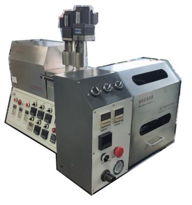 China 2 Station Automatic Bottle Blowing Machine with 90x100mm Moulding Board and 150kg Clamping Force for sale