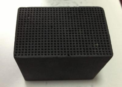 China Pollution Removal Honeycomb Activated Carbon 100X100X30mm Iodine Value 400-900 mg/G for sale
