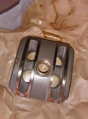 China H2V108 Variable Displacement Pump Spare Parts Ball Face Port Plate 32MPa for sale