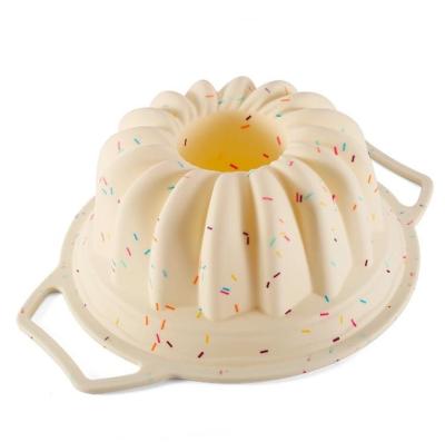 China Non Stick Fluted Mini Cake Silicone Mold With Sturdy Handle for sale