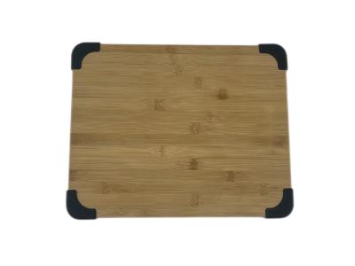China Custom Bamboo Cutting Board with Silicone Non Slip Pad Eco Friendly Durable 1000pcs MOQ for sale