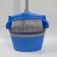 China Windproof Bristle Stand Up Dustpan And Broom Set 26*26*90CM for sale