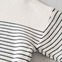 China 100% Polyester 7GG Color Block Striped Sweater Soft Knitted Tops With Zipper for sale