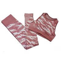 China Custom Ripple Yoga Wear Woman's Sleeveless Knitted Vest And Pants for sale