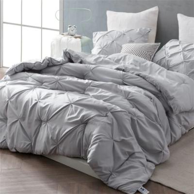 China Goose down alternative comforter reversible duvet insert siliconized 7d over-filled fiber quilt for sale