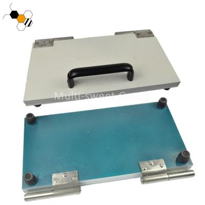 China 42*22cm 4.9mm Cell Notebook Wax Foundation Mould Press for sale
