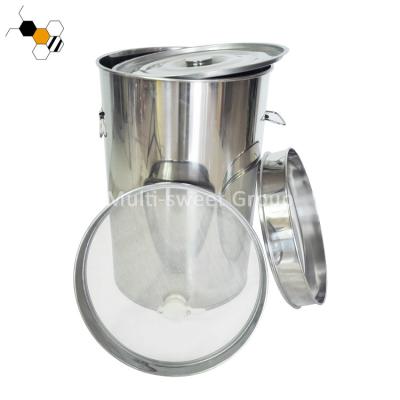 China Beekeeping Honey Tank With Strainer Apiculture Tools for sale