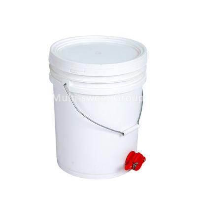 China OEM 20L Pail Apiculture Tools Food Grade Plastic Honey Tank With Honey Gate for sale