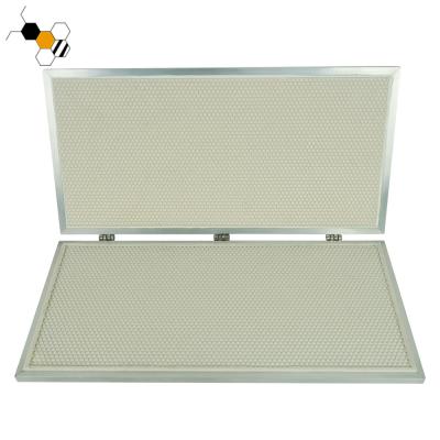 China 4.7mm Cell Silicone Beeswax Foundation Embossing Machine Aging Resistance for sale