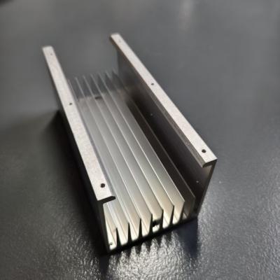 China Extruded Aluminum U Frame Heatsink with Internal Straight Fins for Power Electronics 200mm for sale