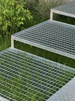 China Anti Slip Stair Tread Grating Industrial Access Platforms Metal Grate Stairs for sale