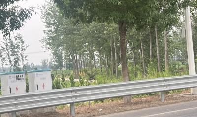 China 4.5mm 6mm Thrie Beam Guardrail Hot Dip Galvanized W Beam For Highway Road for sale