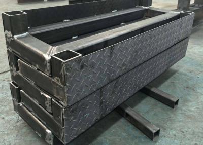China Q235 Composite Stair Tread with Checker Plate Surface and Square Tube Frame for Industrial Stair Tread Grating for sale