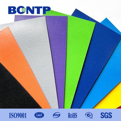 China PVC Coated Polyester Fabric Waterproof Fireproof Tarpaulin 500D 3000D Custom Width 0.9 5.1m for sale