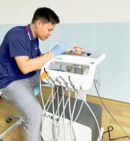 China Dentist Cart Unit Mobile Treatment Sets for Dental Surgery Low Noise Dental Mobile Turbine 550W Dental Movable Trolley for sale