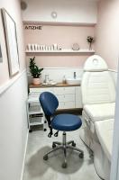 China European Ergonomic Dental Stool with Adjustable Height and 360 Degree Rotation for Modern Clinics for sale