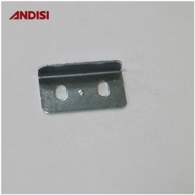 China Steel Flat Angle Bracket Connector for Furniture 0.8mm Thickness 32x17x8.23mm Zinc Plated for sale