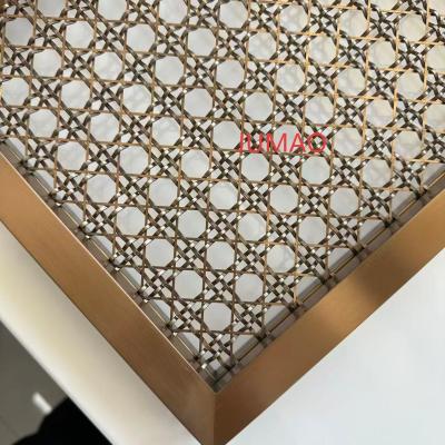 China Decorative Metal Privacy Screen Wire Mesh Room Divider 2m Indoor Outdoor for sale