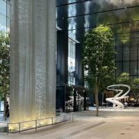 China Dynamic Cascading Water Wall Sculpture Stainless Steel Water Curtain Waterscape Artwork for sale