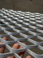 China Fluorocarbon Coated Lightweight Architectural Expanded Metal Mesh with Custom Diamond Patterns for Facades for sale