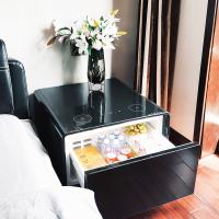 China Multifunctional Living Room Furniture Smart Coffee Table with Fridge and Speaker for sale