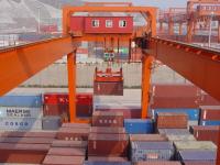 China 50/ 10 Ton Lifting Container 20' 40' RMG Rail Mounted Container Gantry Crane for sale
