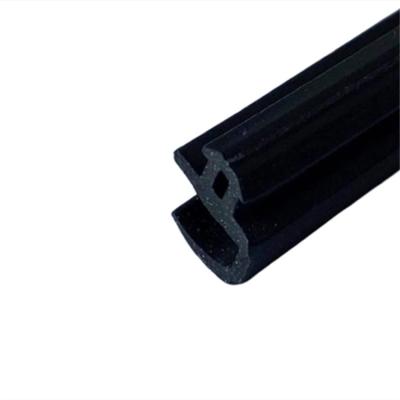 China Custom Service Black Door Window Rubber Strip with Excellent Cold and Heat Resistance for sale