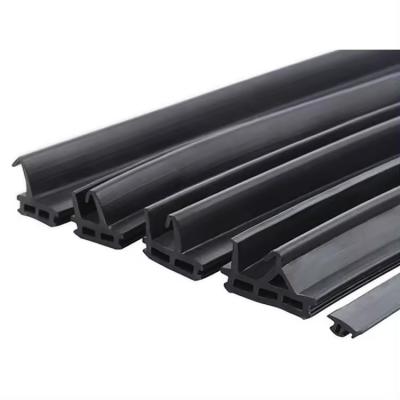 China EPDM Window Door Seal Rubber Weather Strip Shore A 60 Hardness for sale
