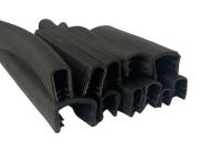 China 65±5 Hardness EPDM Black Auto Door Sealing Rubber Strip for Corrosion Resistance for sale