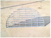 China Heavy Duty Steel Grating Hot Dip Galvanized for Parking Lot Drainage and Sidewalk Cover 100mm for sale