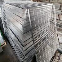 China Heavy Duty Galvanized Steel Grating 3x30 inch for Oil and Gas Platform Q235 for sale