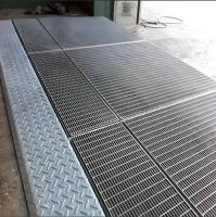 China Galvanized Steel Bar Floor Grating Walkway 50mm Pitch ISO9001 Certified Heavy Duty for sale
