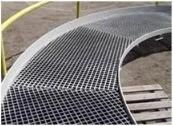 China Hot Dipped Galvanized Steel Grating Walkway Heavy Duty 1000mm Width for Car Wash Floor for sale