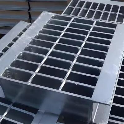 China Stainless Steel Grille Plate 50mm Cross Bar Pitch Heavy Duty Trench Drain Cover for sale